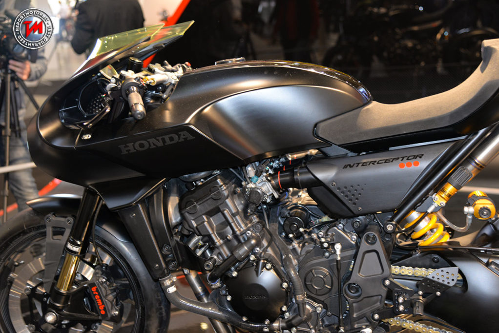Una cafè racer futuristica la Honda CB4 Interceptor