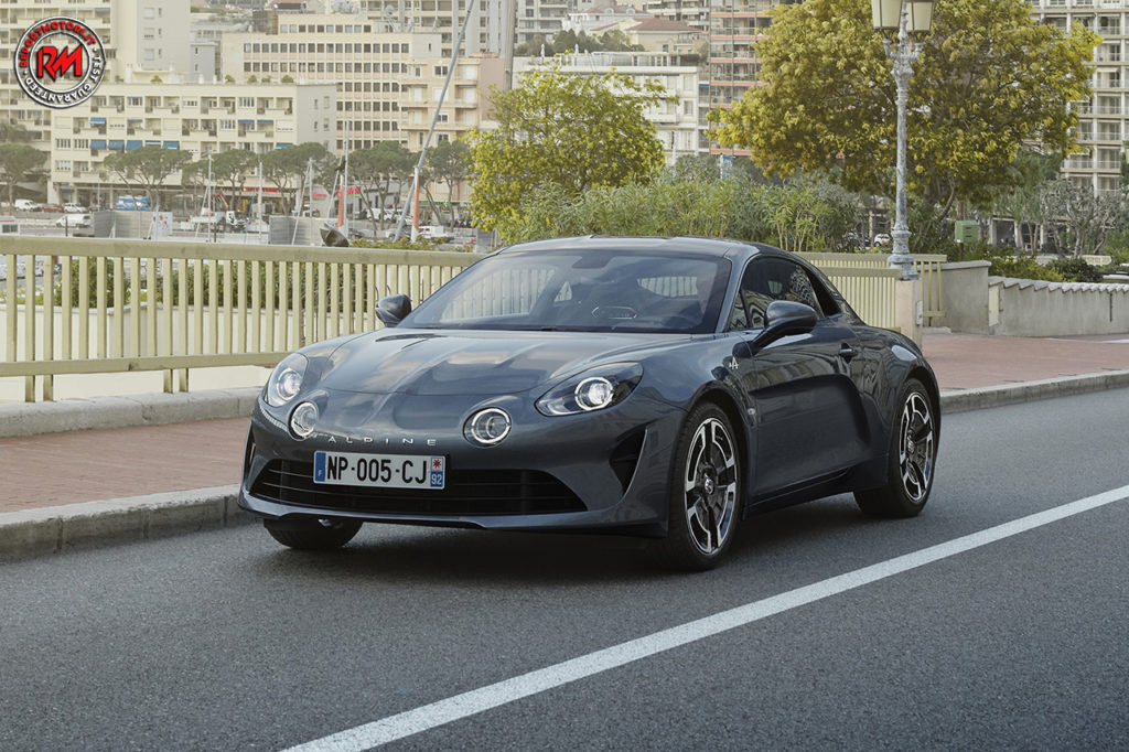 Debutto commerciale per le Alpine A110 Legende e Pure - ReportMotori.it