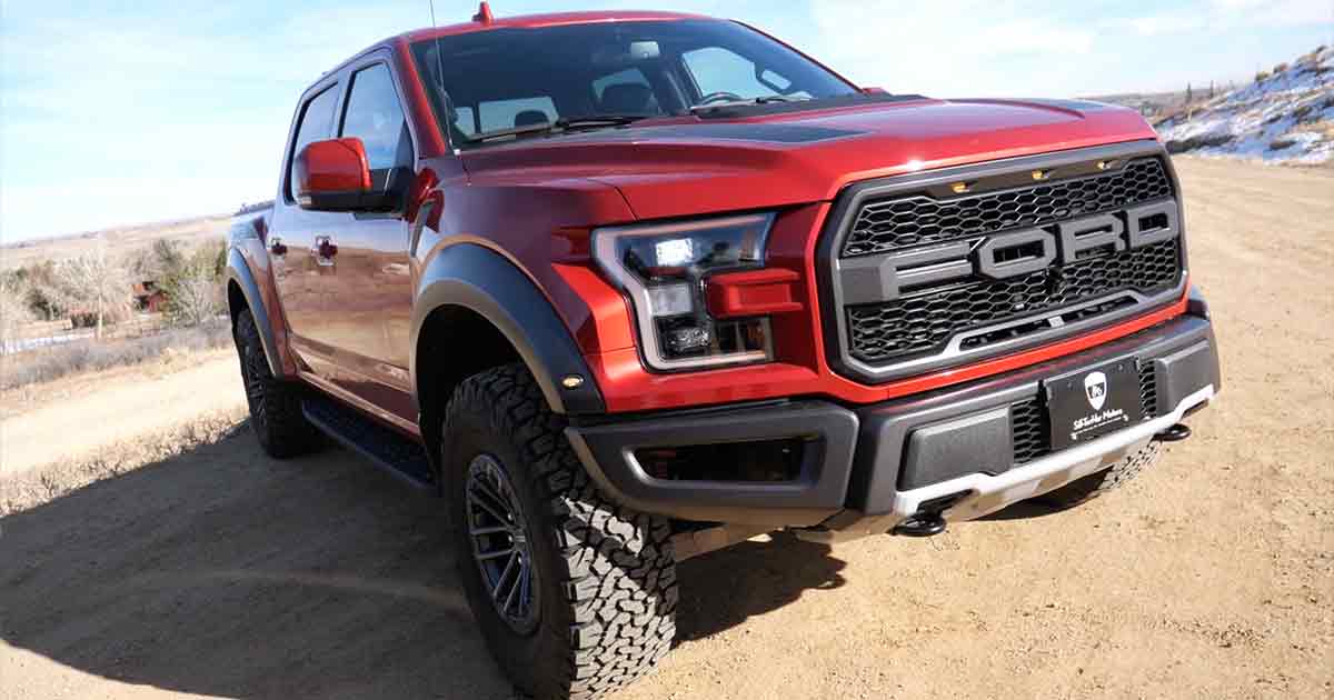 Ford F-150 Raptor vs RAM 1500 TRX - ReportMotori.it